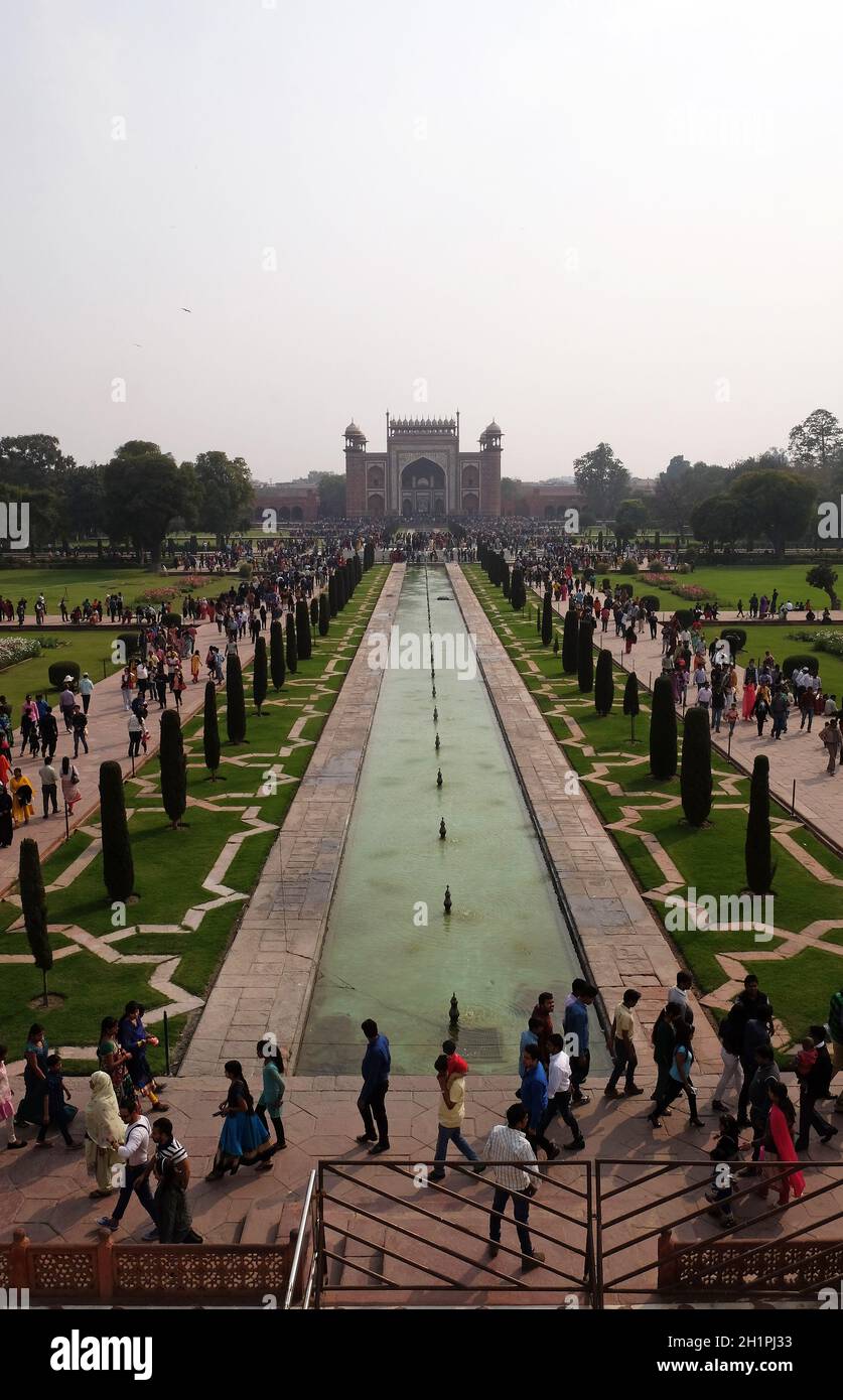 Gate to the Taj Mahal (Crown of Palaces) in Agra, Uttar Pradesh, India ...