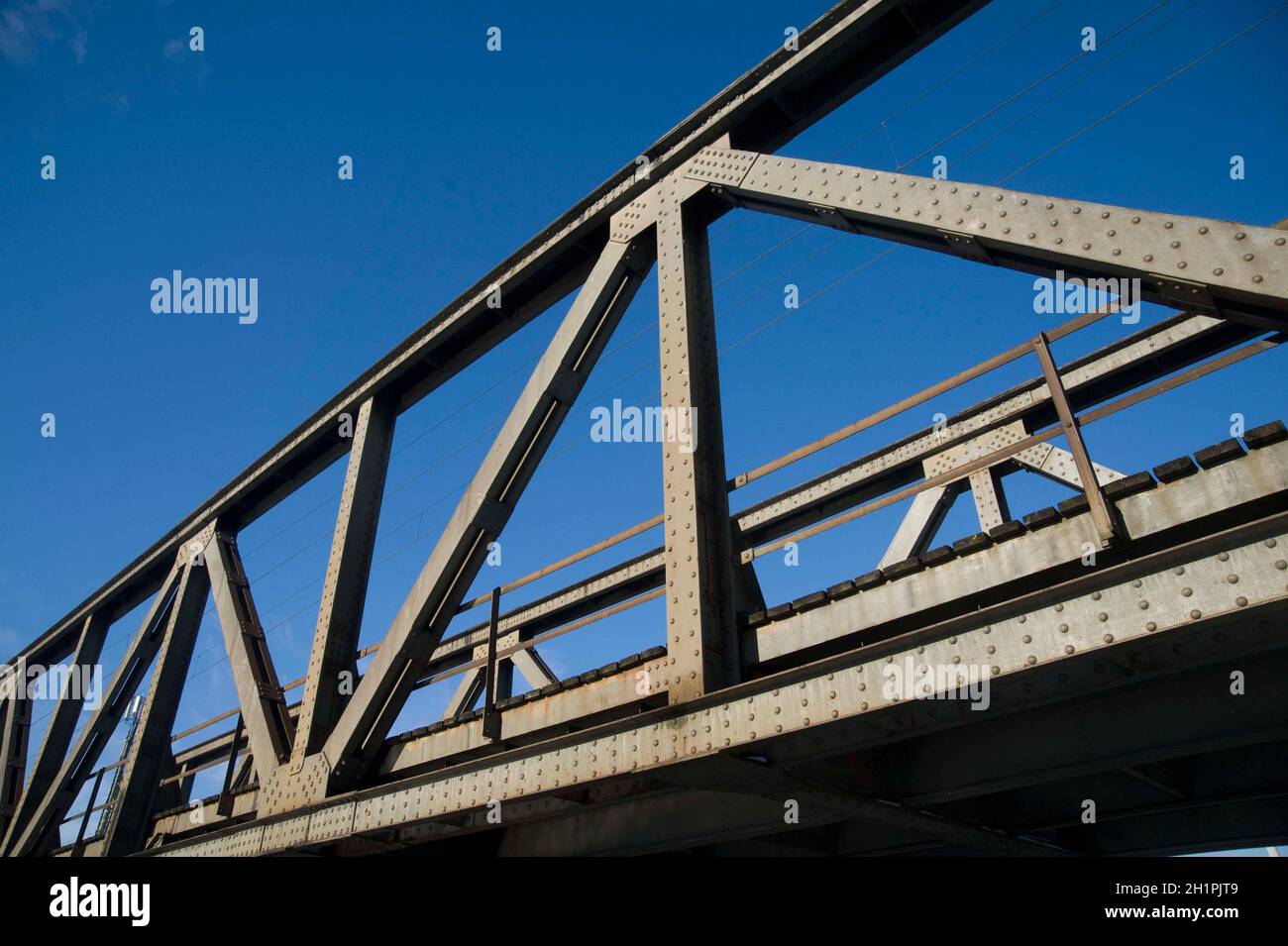 Truss construction hi-res stock photography and images - Alamy