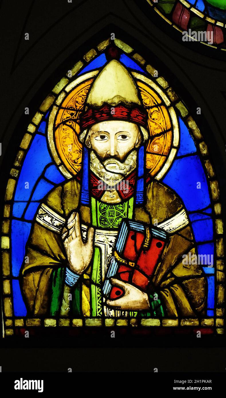 Saint Pope stained glass window by Pacino di Buonaguida (1280–1340) in ...