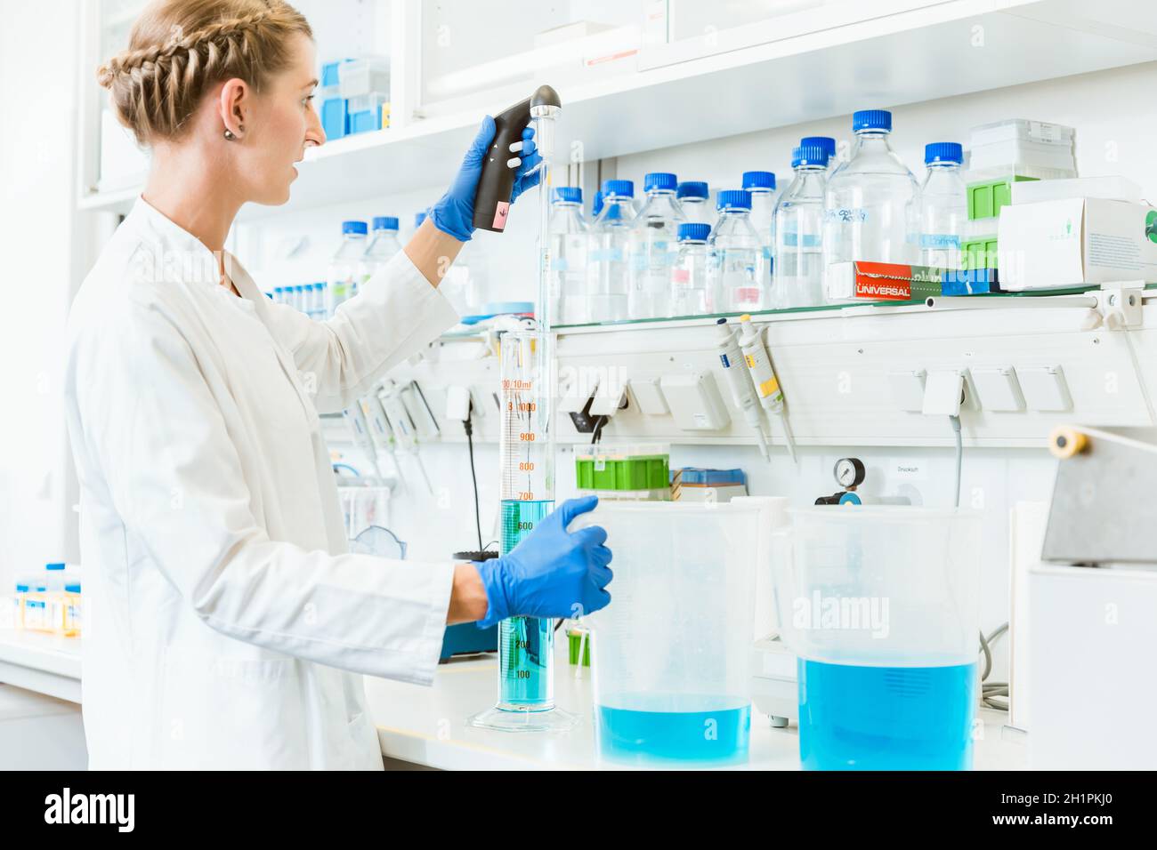 Doctor equipments hi-res stock photography and images - Alamy