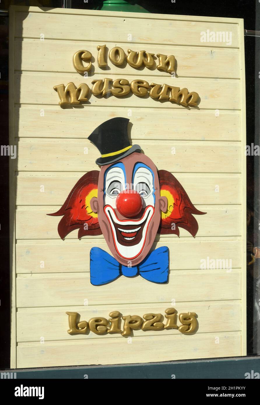 Leipzig, Germany. 05th Oct, 2021. A laughing clown is painted on the ...