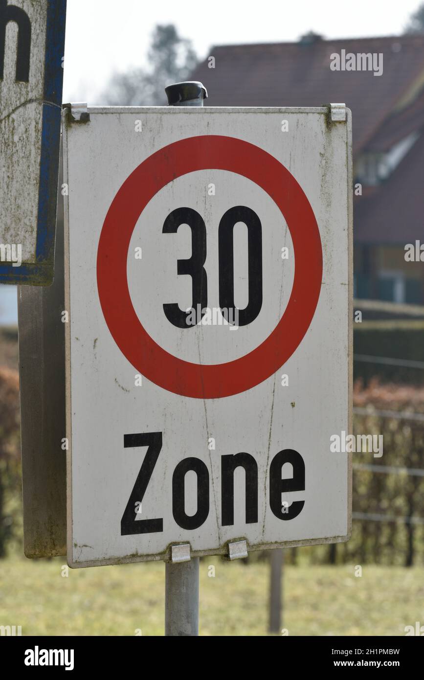 30 kmh zone hi-res stock photography and images - Alamy