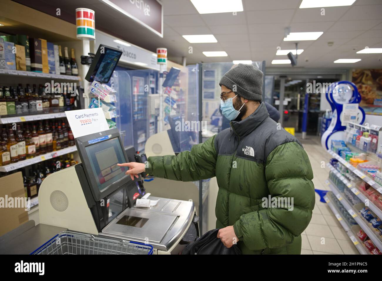 Tesco express self checkout hi-res stock photography and images - Alamy