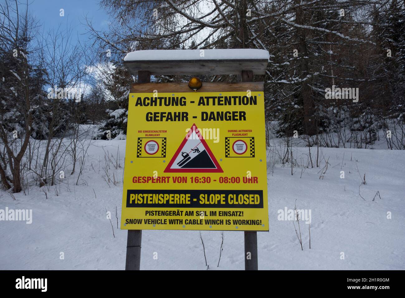 Slope closure hi-res stock photography and images - Alamy