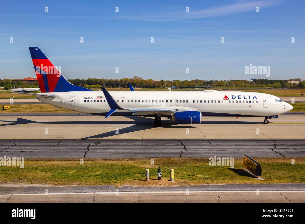 Atlanta, Georgia - April 3, 2019: Delta Air Lines Boeing 737-900ER ...