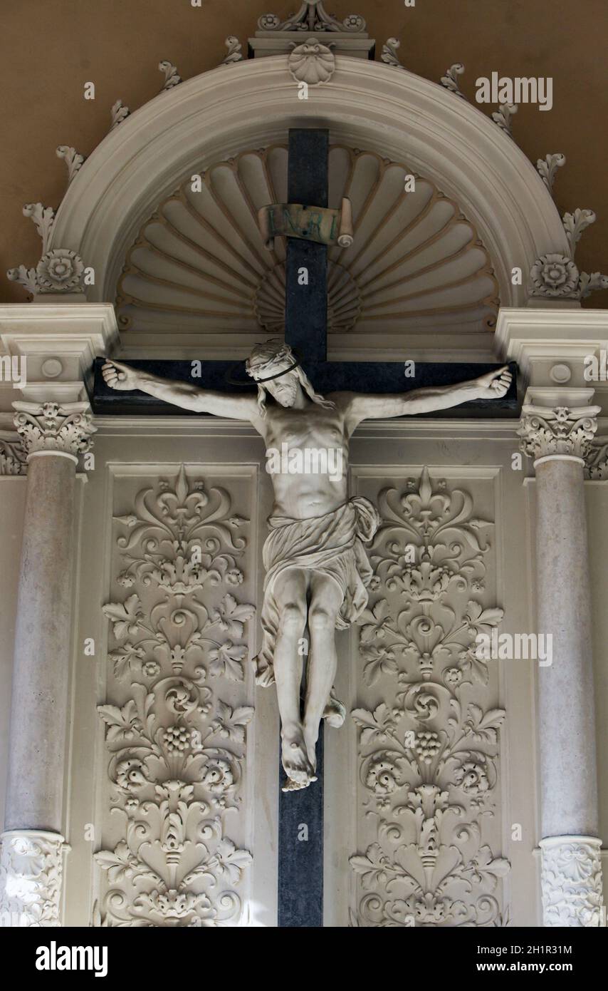 Crucifixion, Mirogoj cemetery in Zagreb, Croatia Stock Photo - Alamy