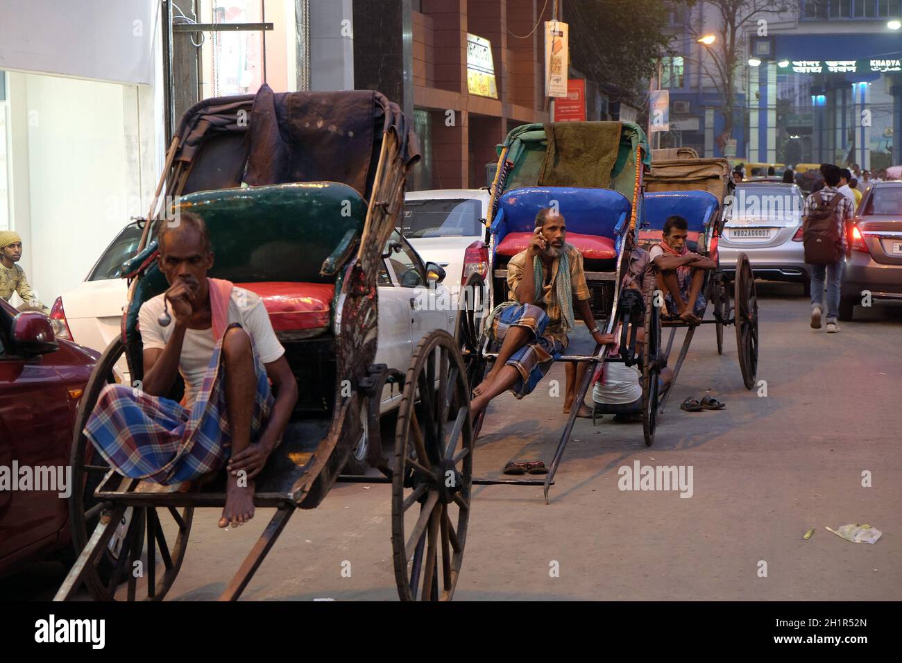 Hand rickshaw puller hi-res stock photography and images - Alamy