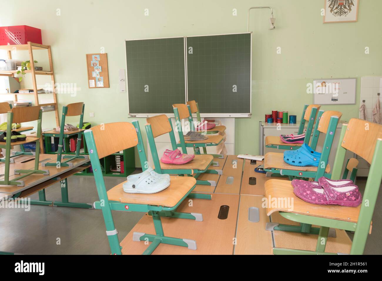 Empty class hi-res stock photography and images - Alamy