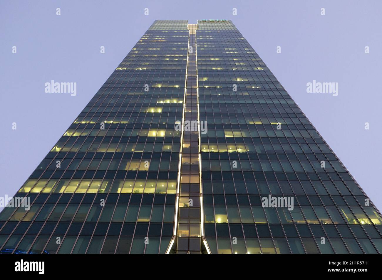 Modern office building in shanghai hi-res stock photography and images ...