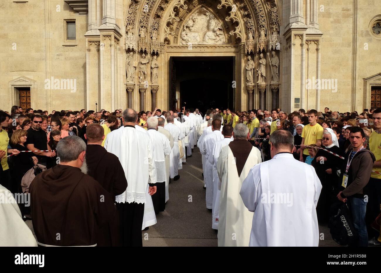 Arrival of the body of St. Leopold Mandic in Zagreb Cathedral, Croatia ...