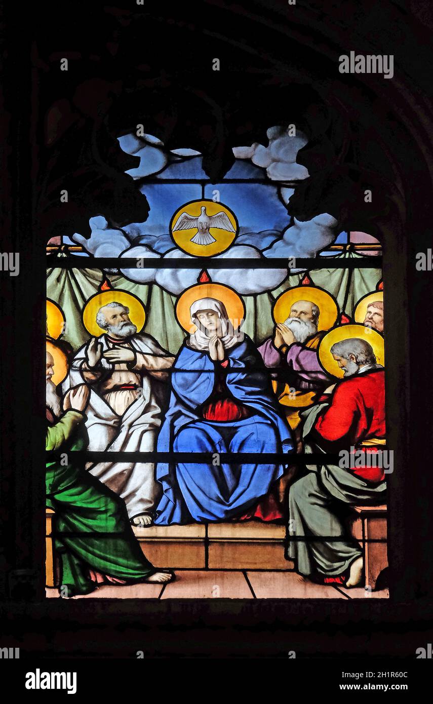 Holy spirit stained glass hi-res stock photography and images - Alamy