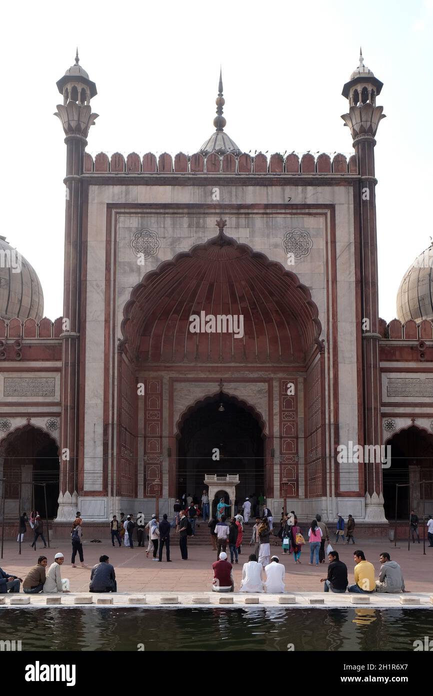 The spectacular architecture of the Great Friday Mosque (Jama Masjid ...