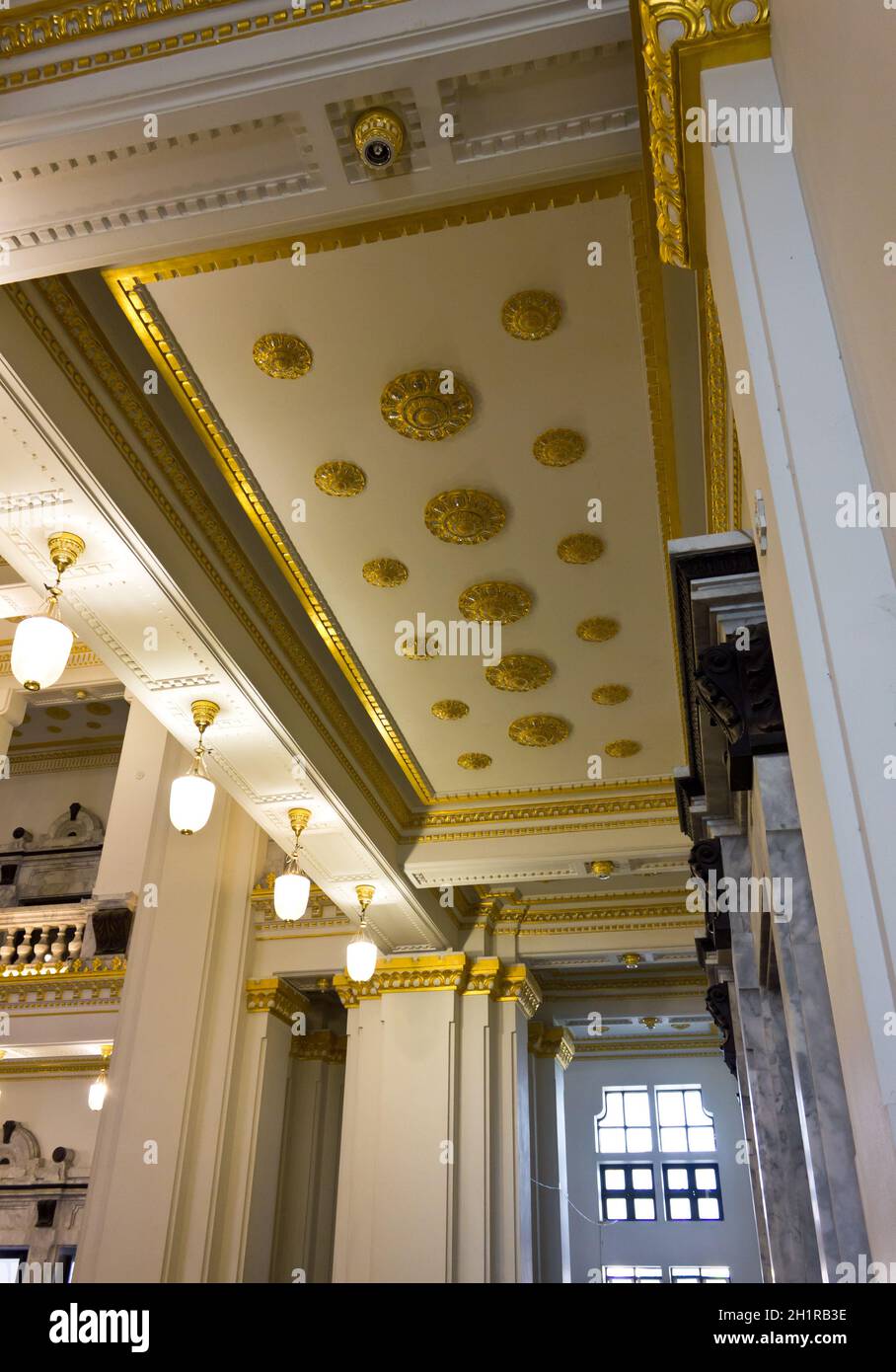 Vintage hotel lobby hi-res stock photography and images - Alamy