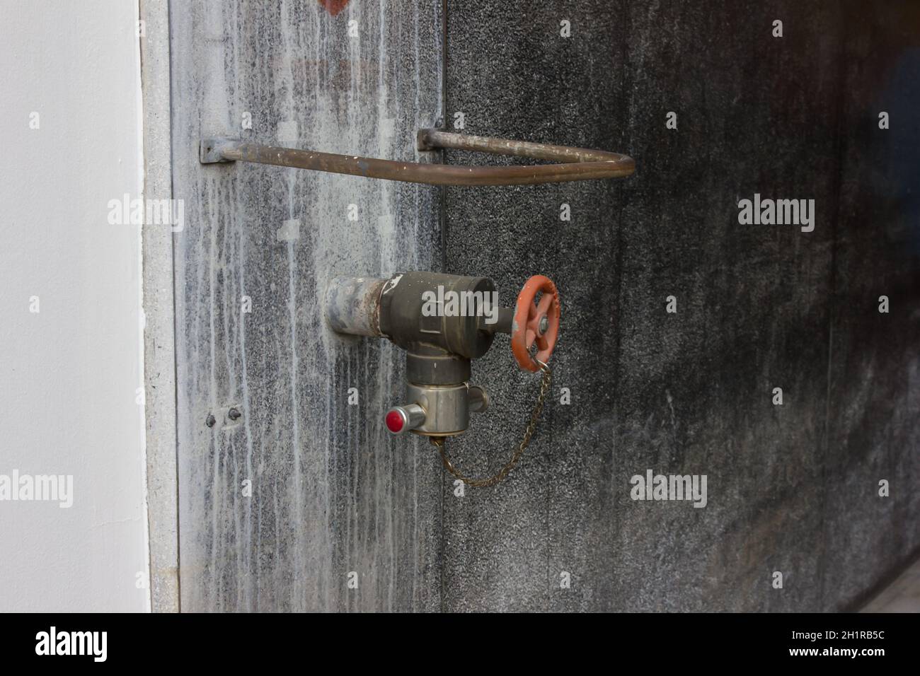 Pipe water fire hydrant hi-res stock photography and images - Alamy