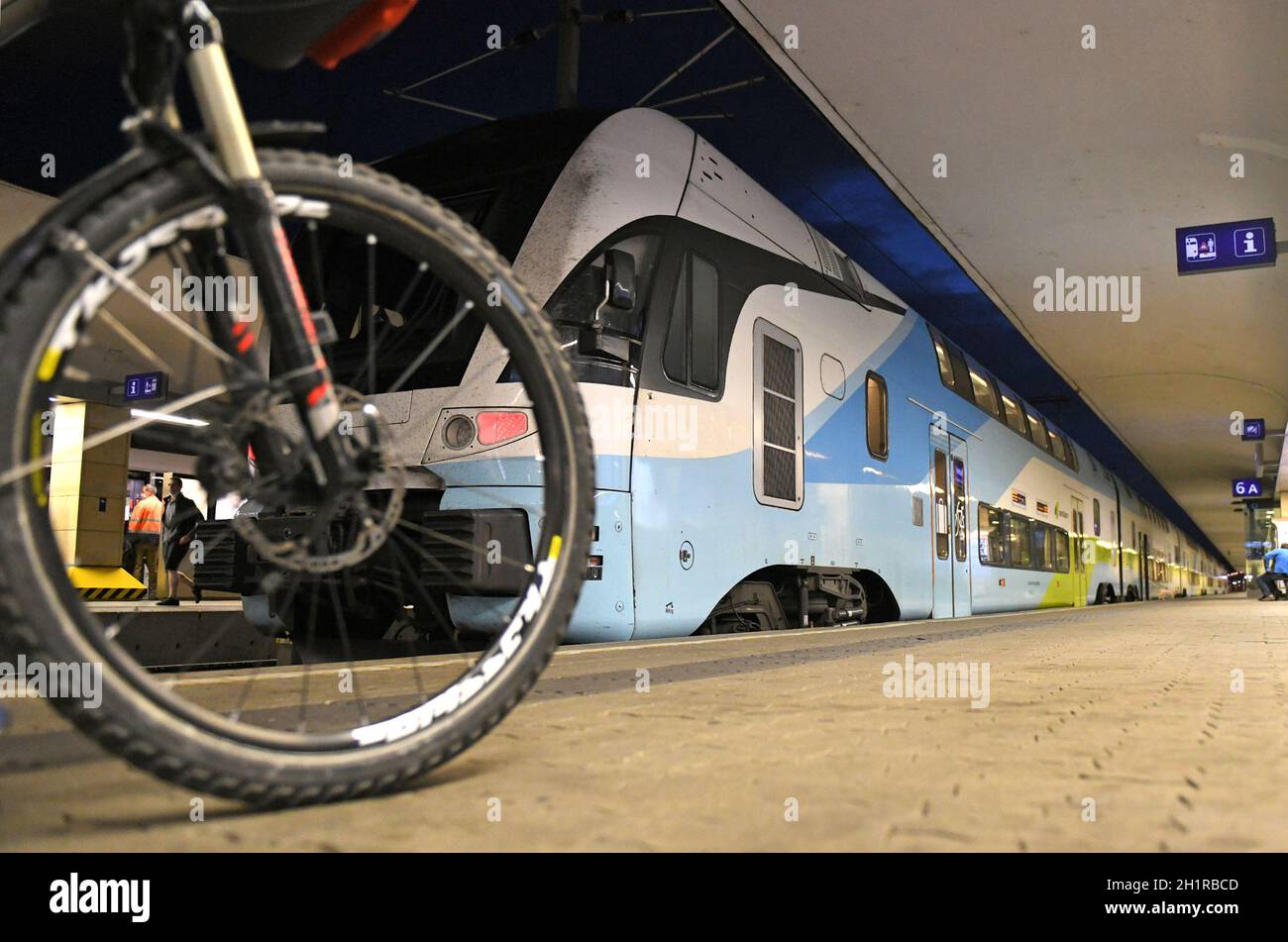 Western railway station westbahnhof hi-res stock photography and images ...