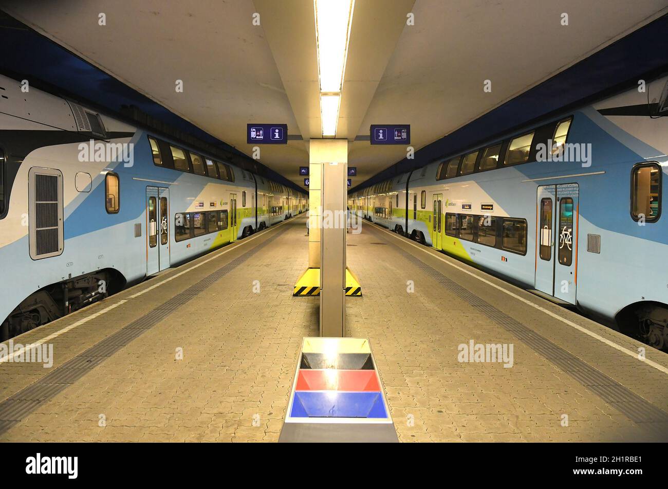 Western railway station westbahnhof hi-res stock photography and images ...