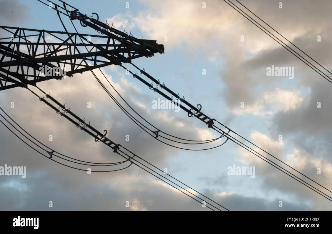 Power supply lines overland hi-res stock photography and images - Alamy