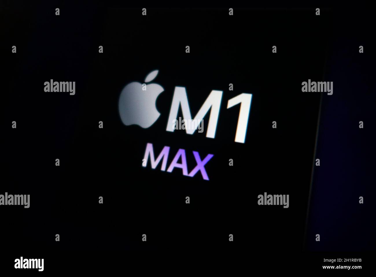 Apple m1 max hi-res stock photography and images - Alamy