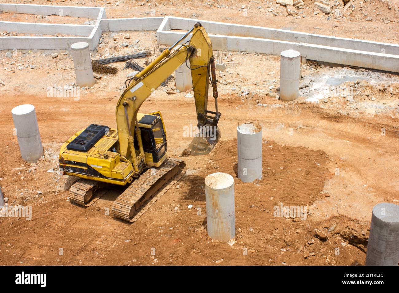 Heavy machine Construction Building Stock Photo - Alamy