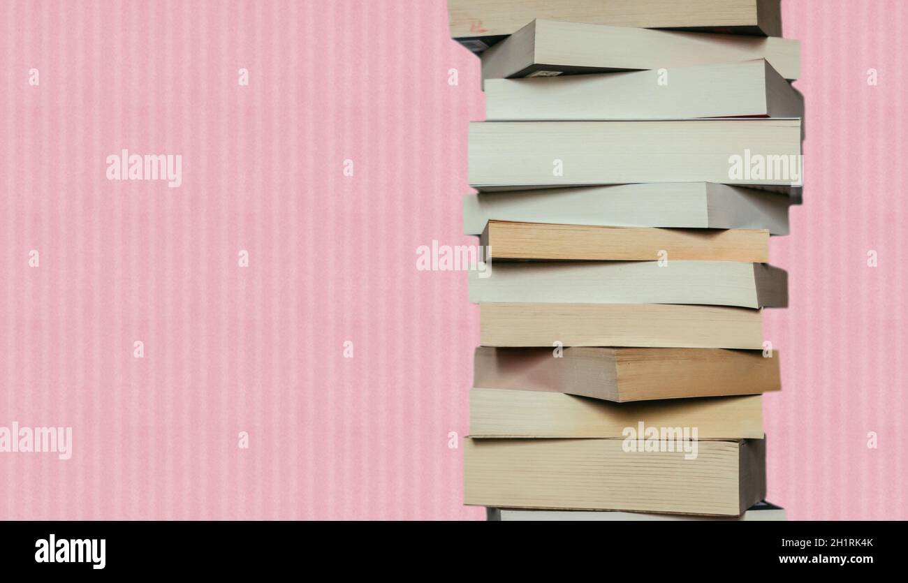 Pink books bookshop hi-res stock photography and images - Alamy