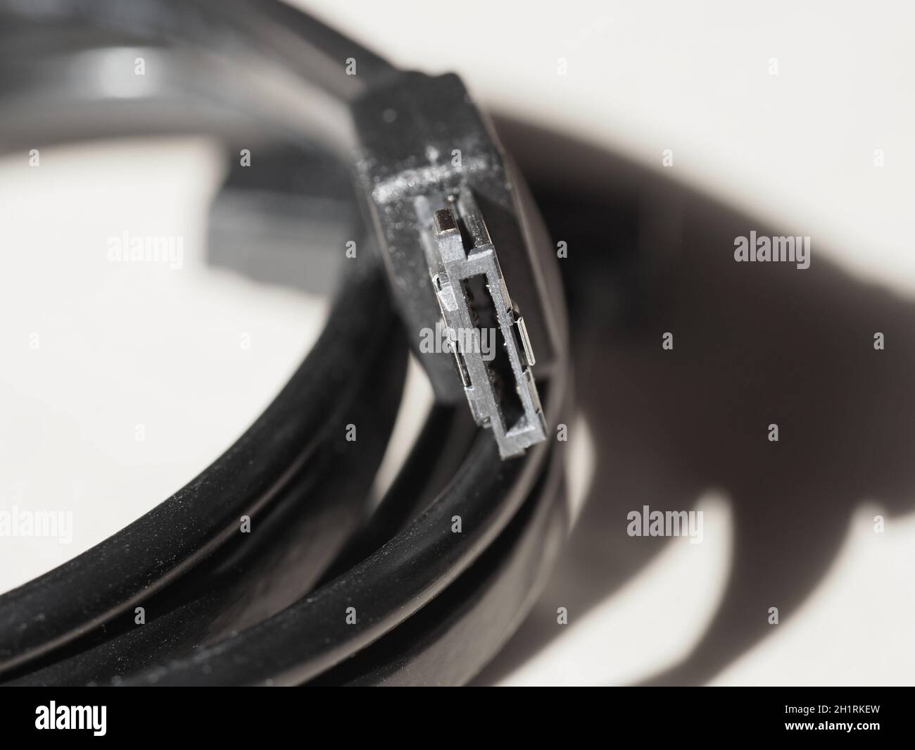 Serial ATA (eSATA) cable to connects host bus adapters to mass storage ...
