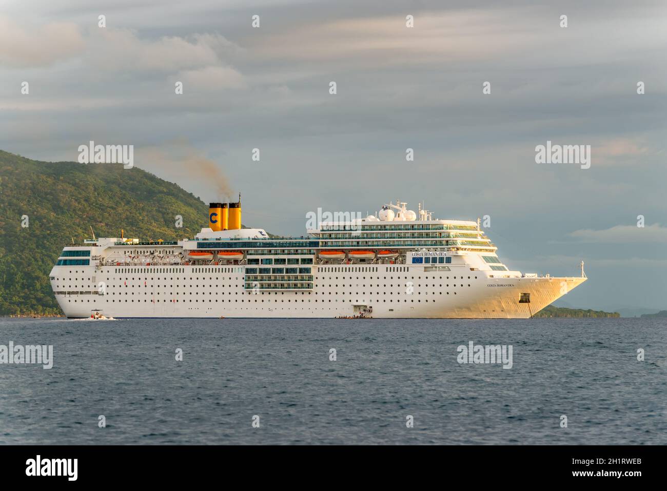 Madagascar beach ship hi-res stock photography and images - Alamy