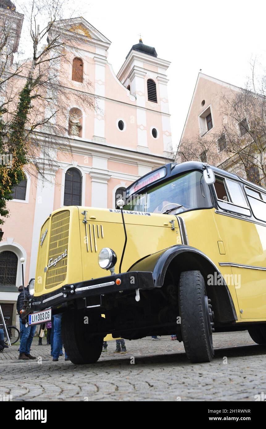 Historischer Saurer-Postbus in Steyr, Österreich, Europa - Historic ...
