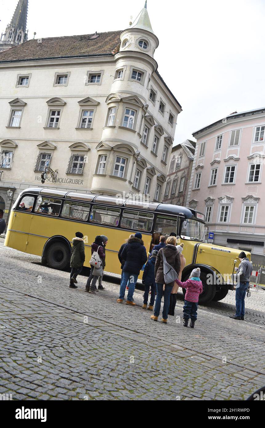 Historischer Saurer-Postbus in Steyr, Österreich, Europa - Historic ...