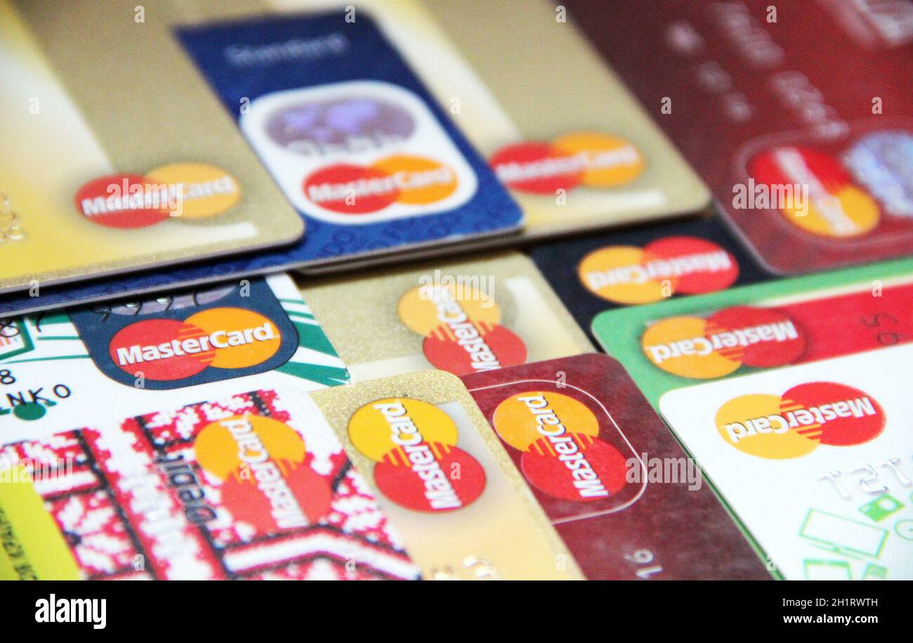 Different credit cards hi-res stock photography and images - Alamy