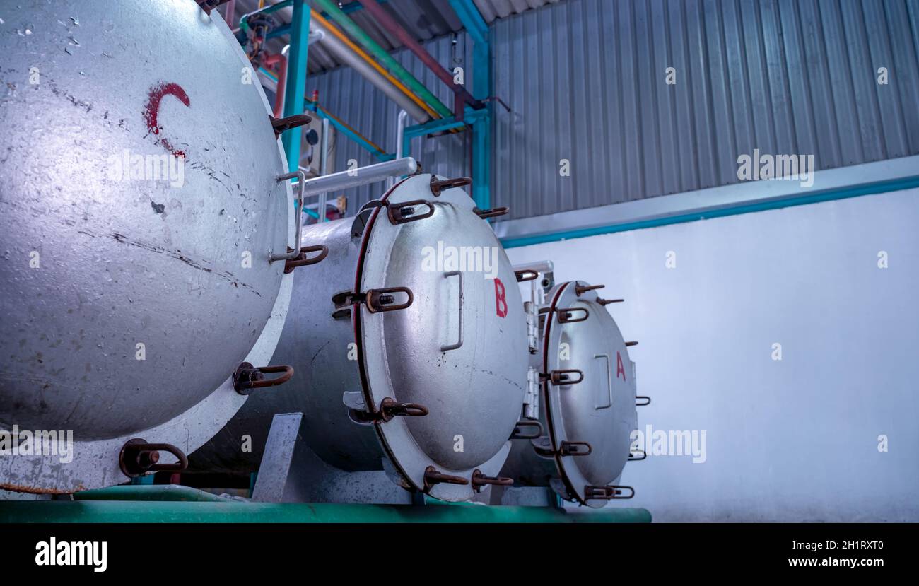 High pressure processing or high hydrostatic pressure machine for food ...