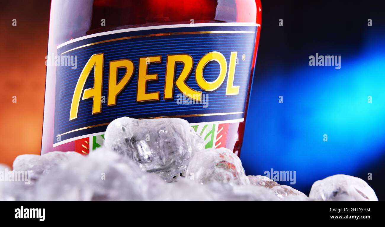 Aperol spritz bottle hi-res stock photography and images - Alamy