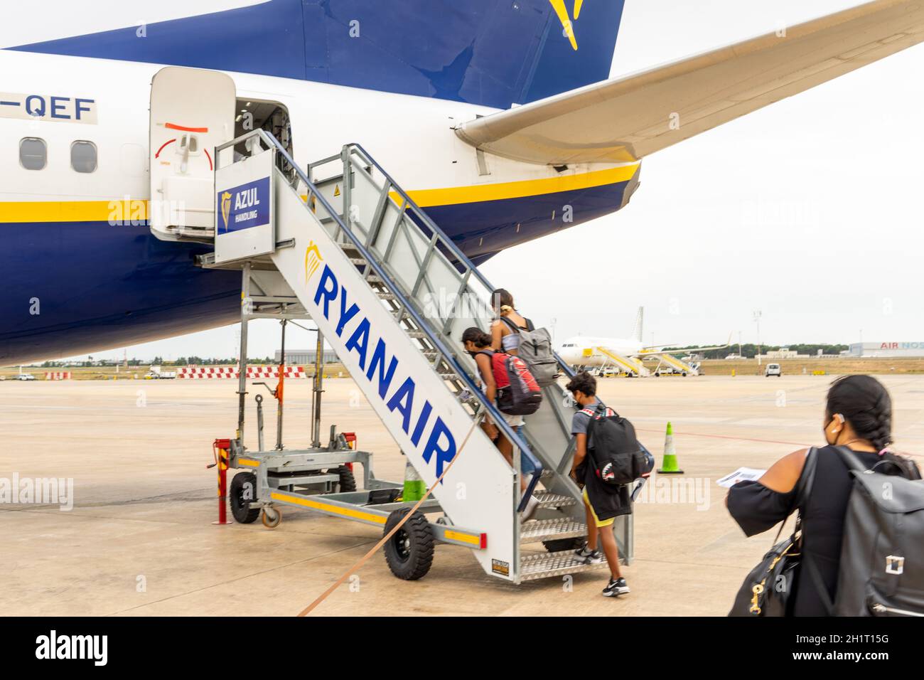 Airstairs hi-res stock photography and images - Alamy