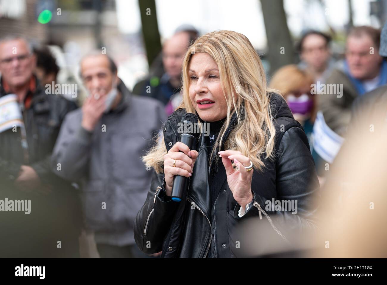 Malca goldstein wolf hi-res stock photography and images - Alamy