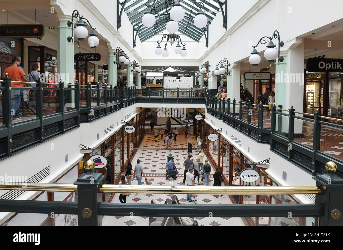 Das Designer Outlet Center in Salzburg, Österreich, Europa - The ...