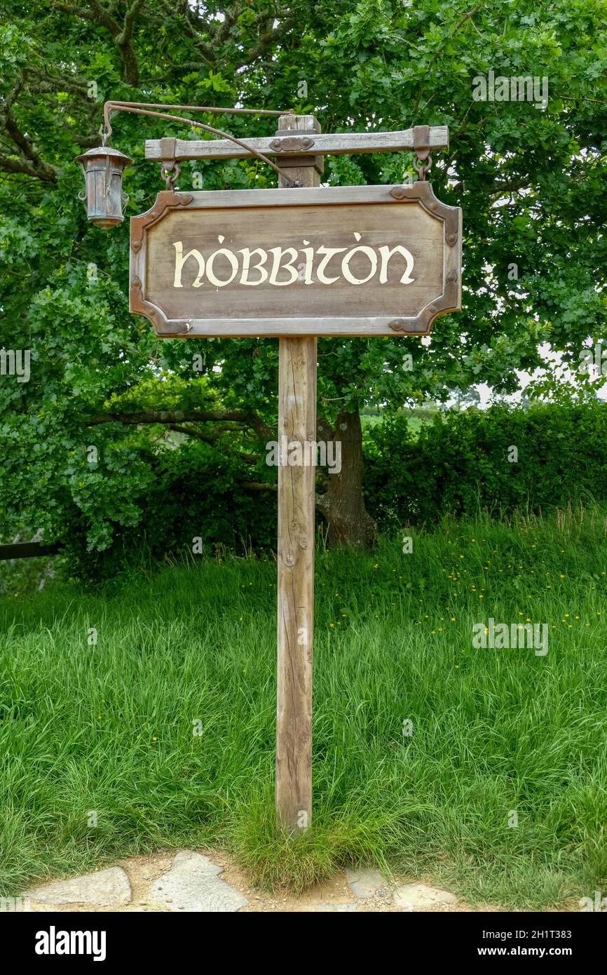 Hobbiton sign hi-res stock photography and images - Alamy