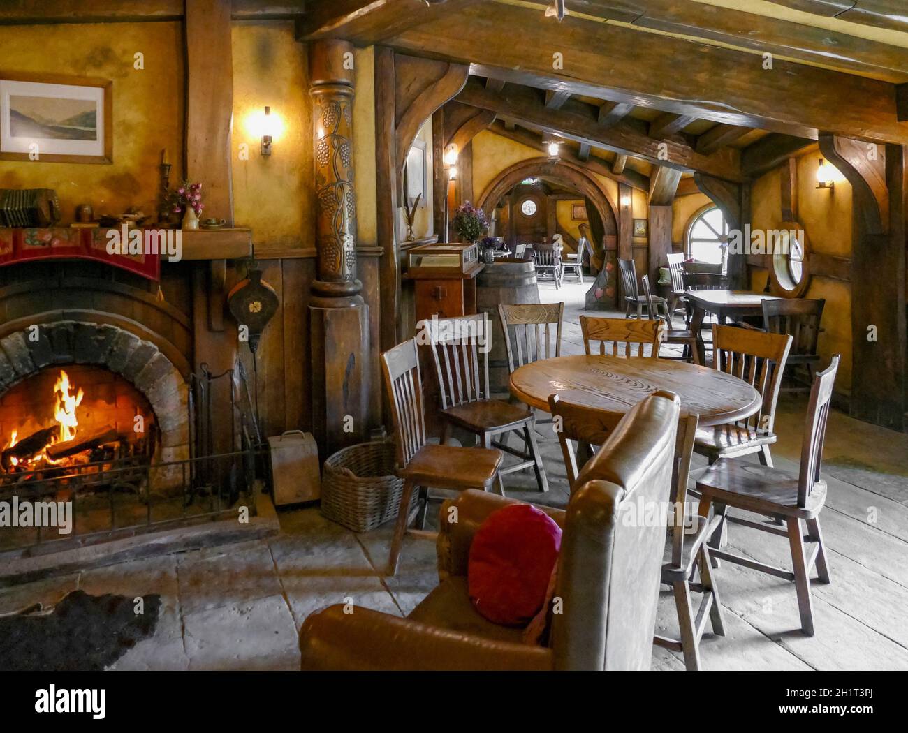 Inside a tavern hi-res stock photography and images - Alamy