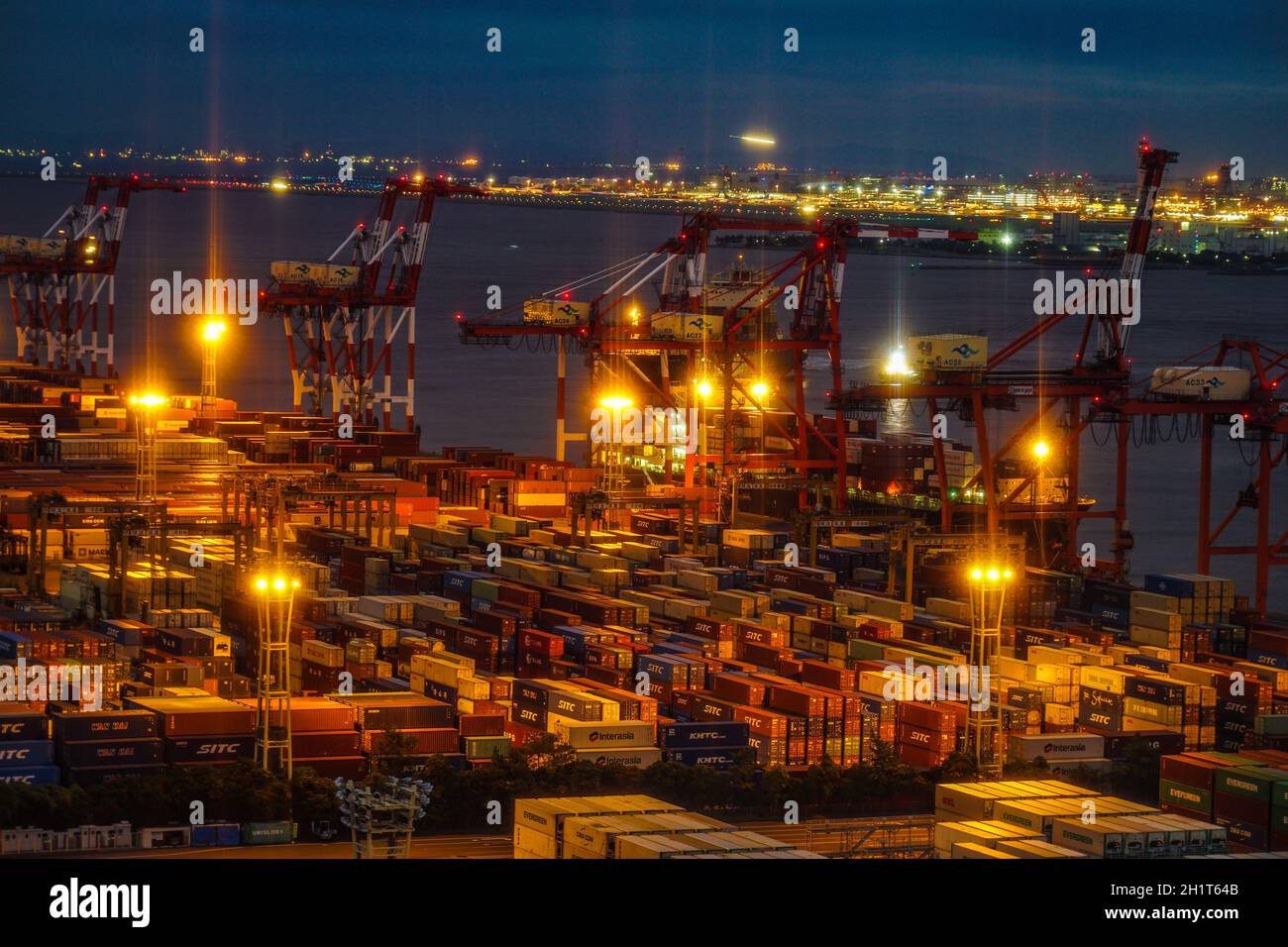 Cargo terminal complex hi-res stock photography and images - Alamy
