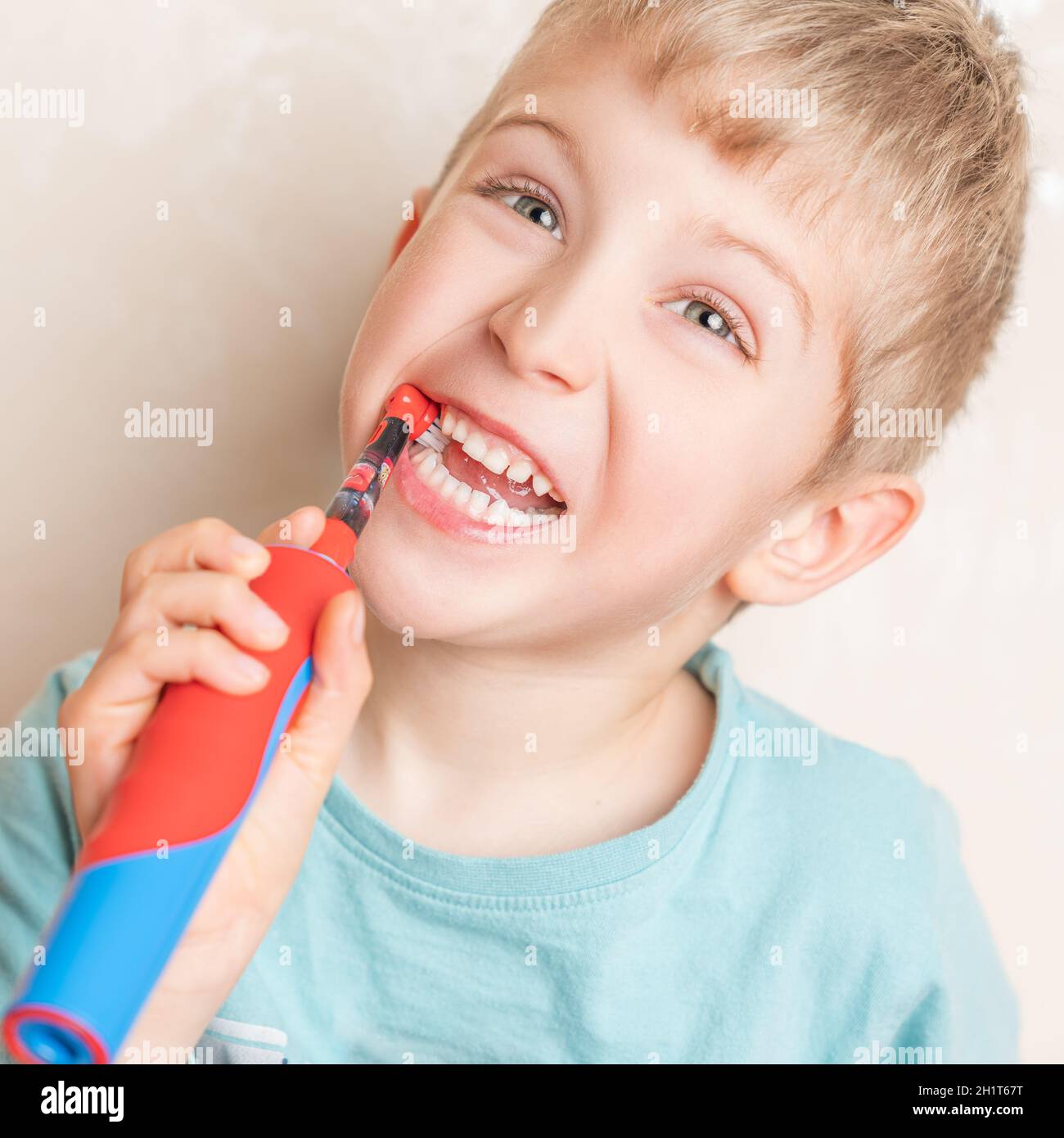 Preschool child brushing teeth hi-res stock photography and images - Alamy