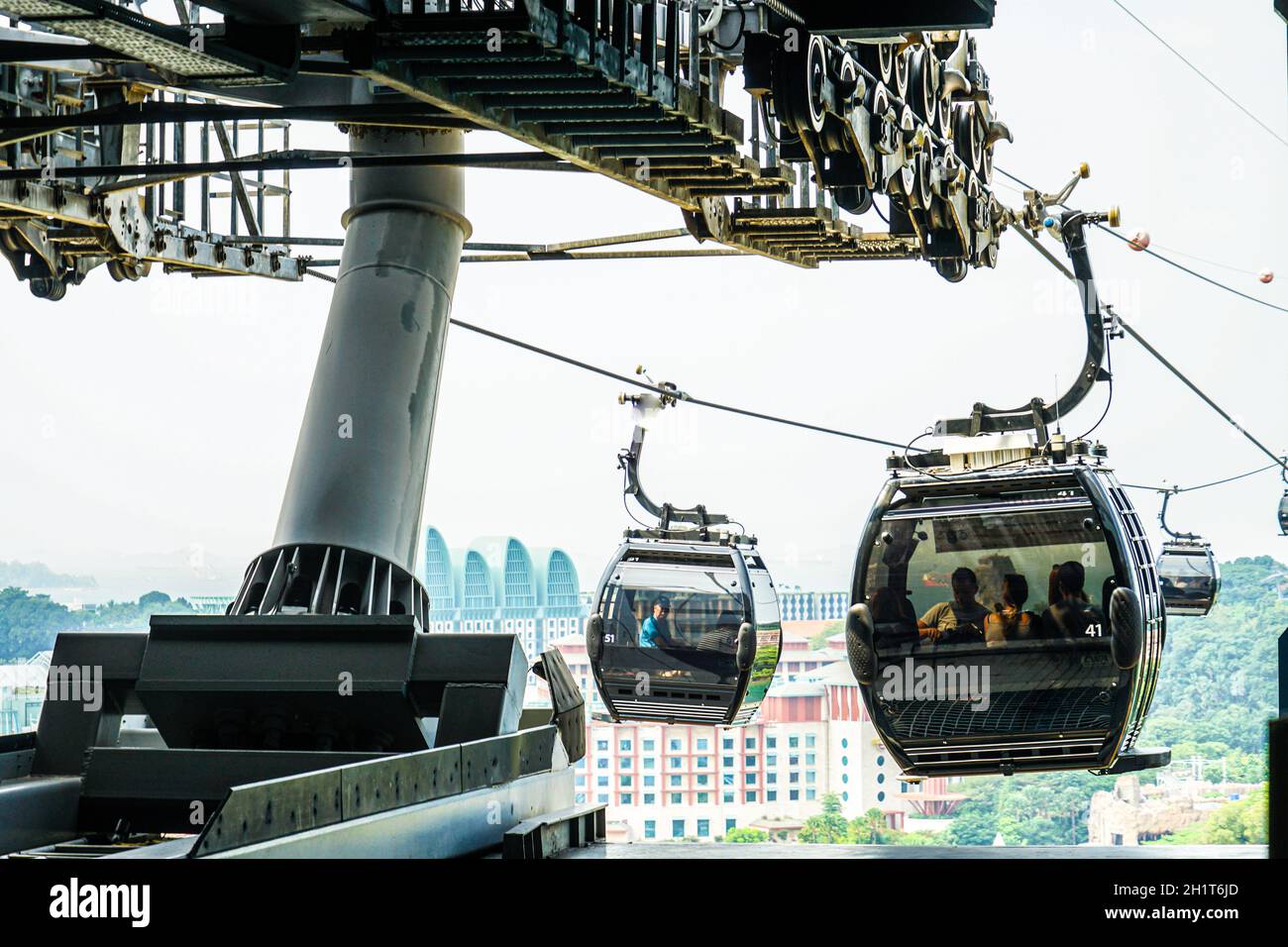Cable car sentosa island singapore hi-res stock photography and images ...