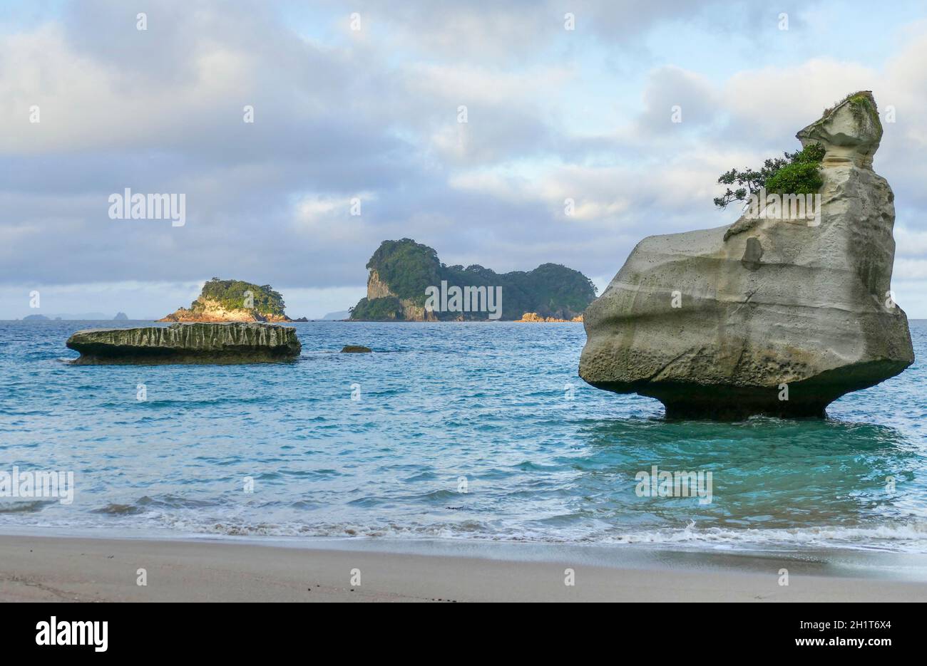 Mercury bay new zealand hi-res stock photography and images - Alamy