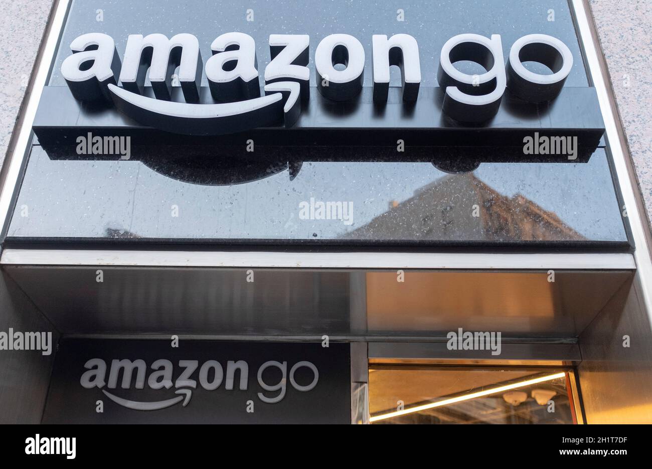 Amazon go store california hi-res stock photography and images - Alamy