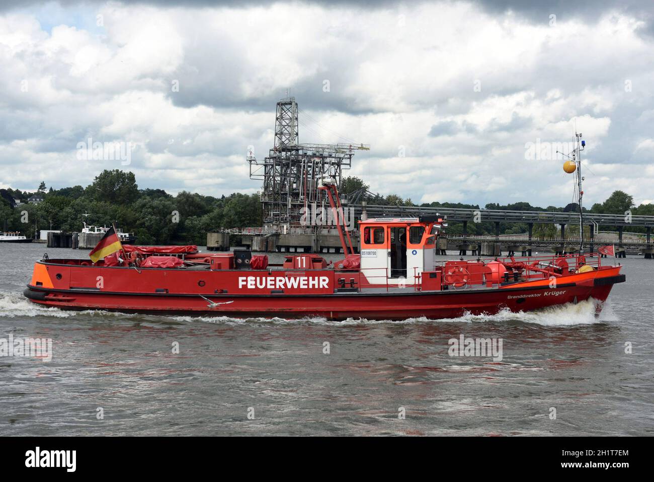 Feuerwehr-Boot in Hamburg, Deutschland, Europa - Fire boat in Hamburg ...