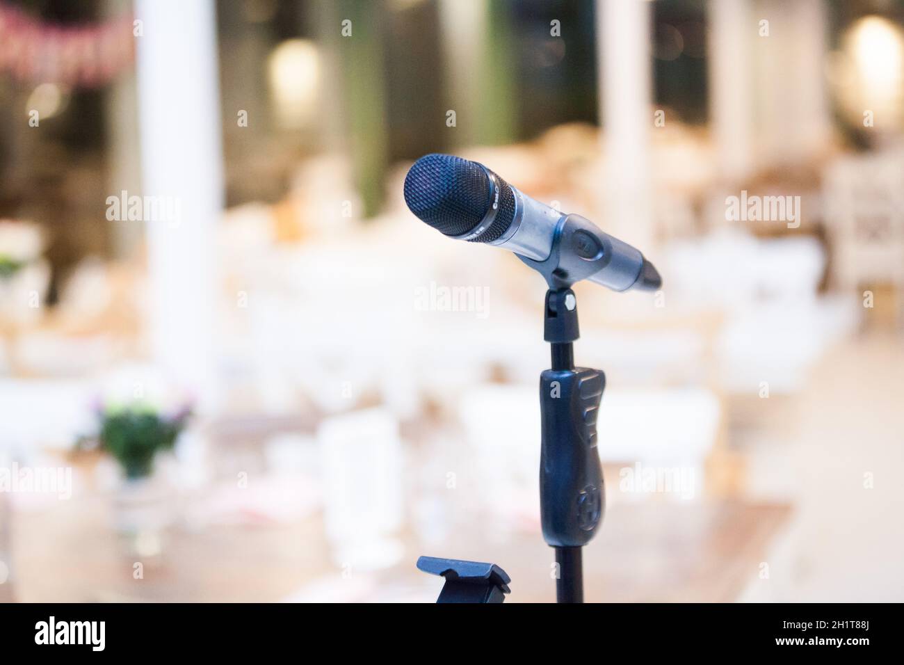 Restaurant stage microphone hi-res stock photography and images - Alamy