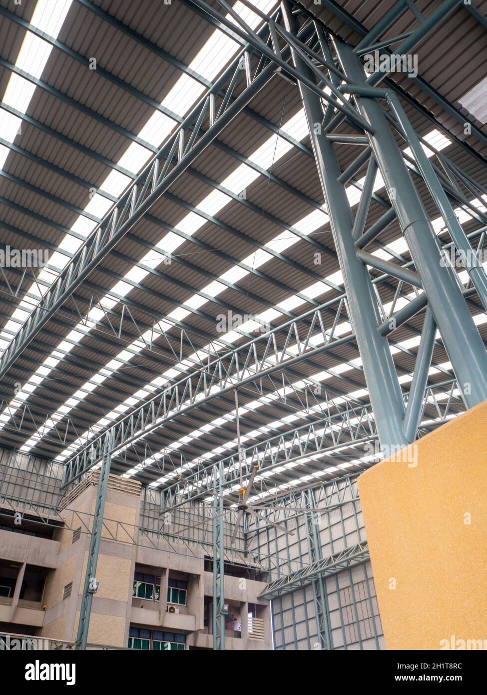 thr Big Hall Roof steel structure modern design Stock Photo - Alamy