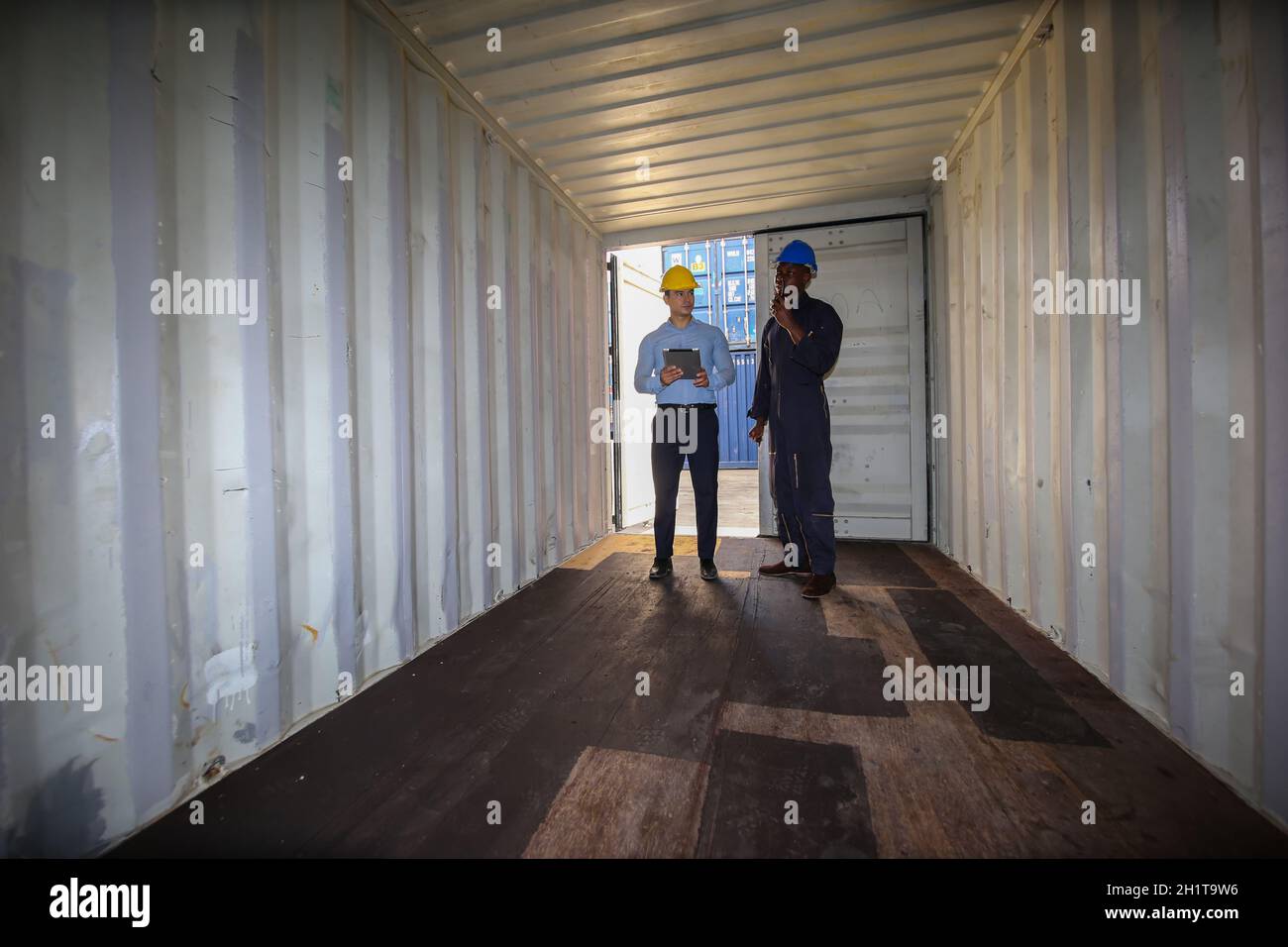 Customs inspection warehouse hi-res stock photography and images - Alamy