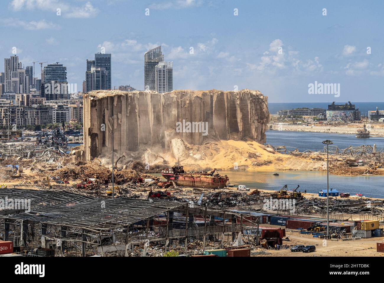 Beirut massive explosion hi-res stock photography and images - Alamy