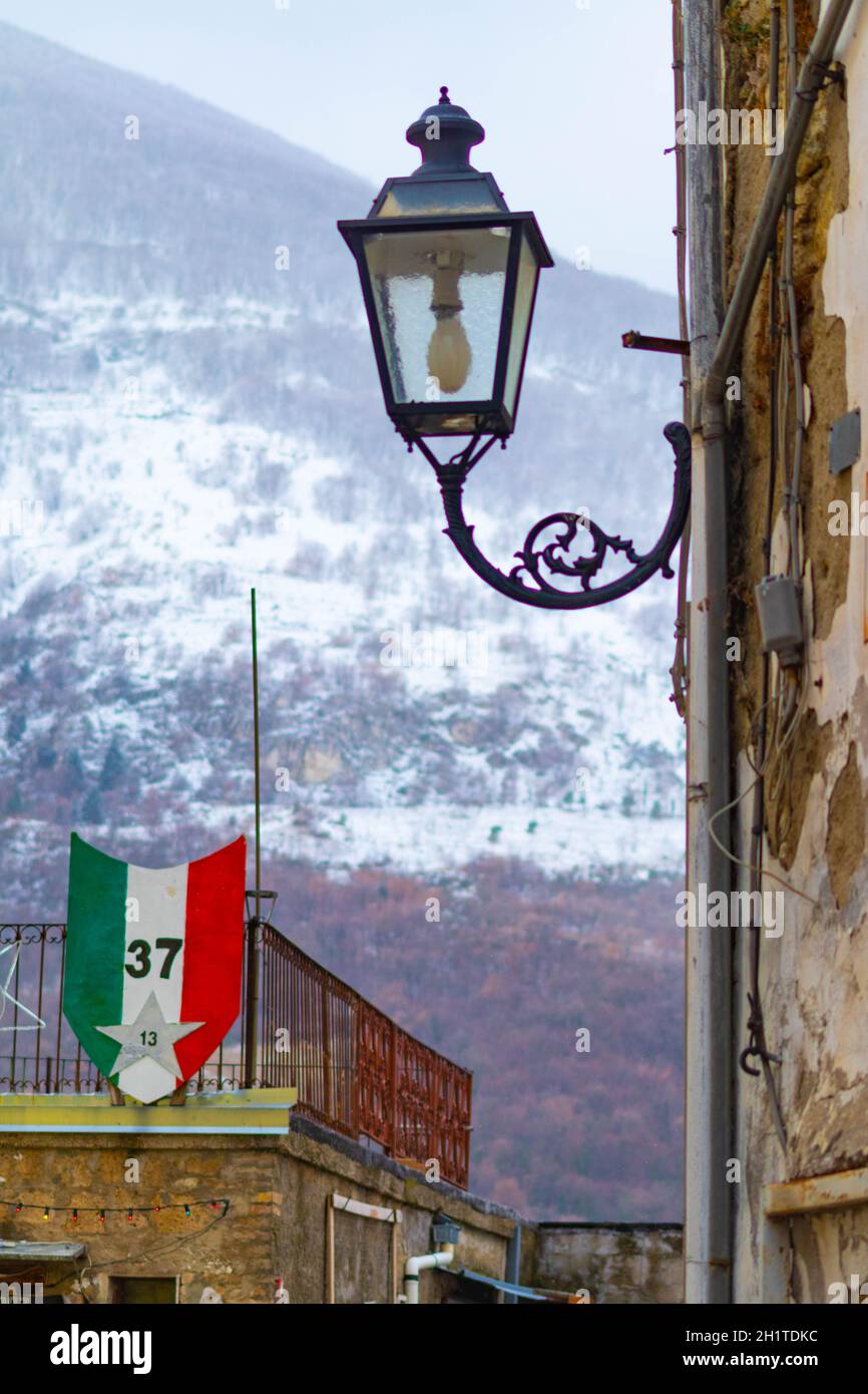 Town abruzzo hi-res stock photography and images - Alamy