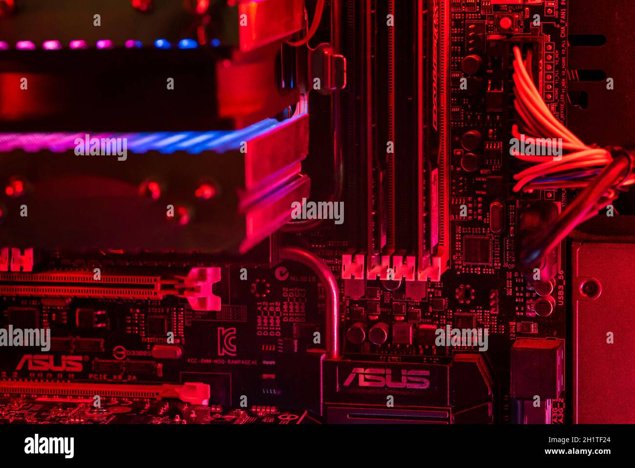 LOS ANGELES, USA 25 APRIL 2021: Gaming pc interior detail illuminated ...