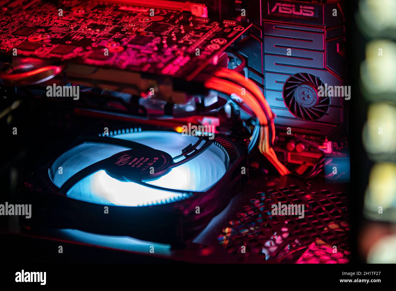 LOS ANGELES, USA 25 APRIL 2021: Gaming pc interior detail illuminated ...