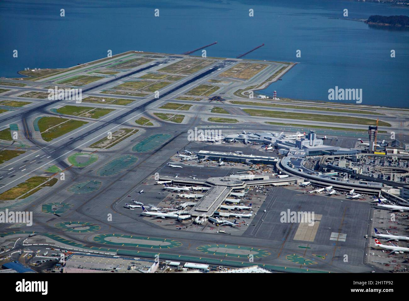 Planes, terminals and runways at San Francisco International Airport ...